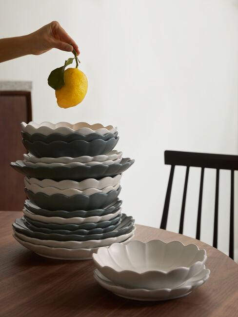 DIY stof verven in verschillende kleuren op natuurlijk wijze | Westwing